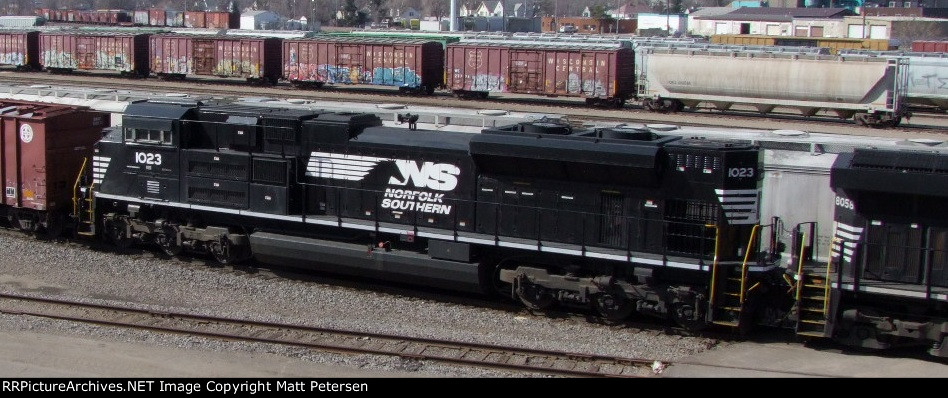 NS 1023
